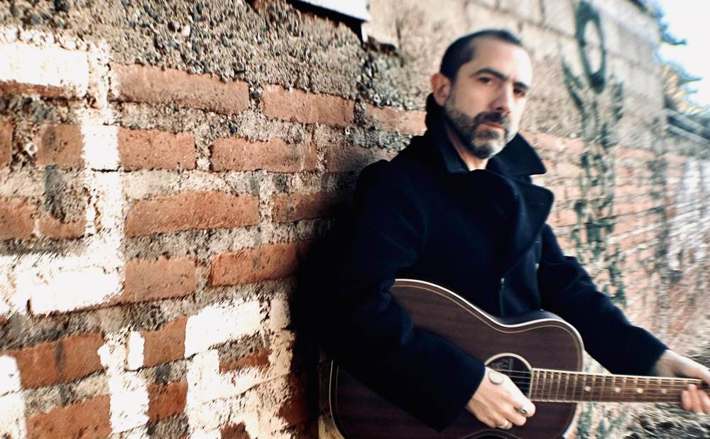 ANGELO PIERATTINI ESTRENA “CHOCÓ LA MICRO” Y ANUNCIA CONCIERTO ESPECIAL ...